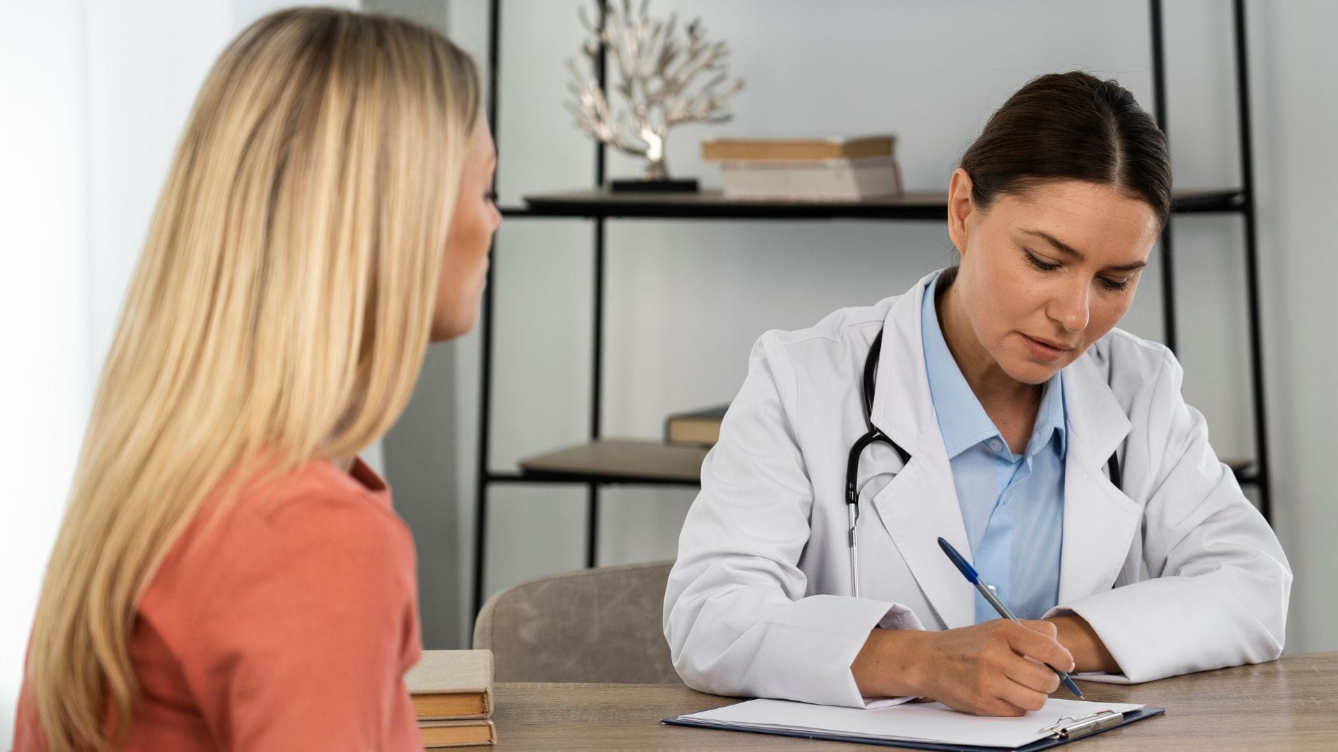 Como funcionam os exames admissionais na medicina do trabalho - PoliVida